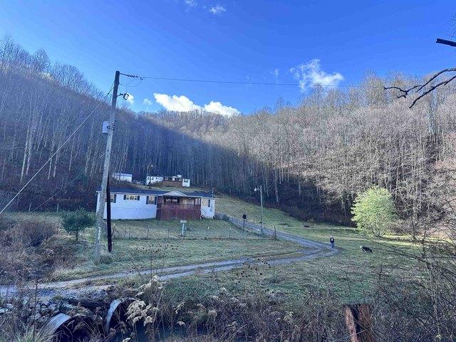 7688 Mud Fork Rd, Bluefield, VA 24605