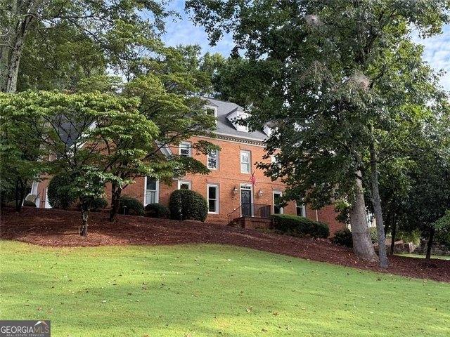 7680 Dunvegan Close, Sandy Springs, GA 30350
