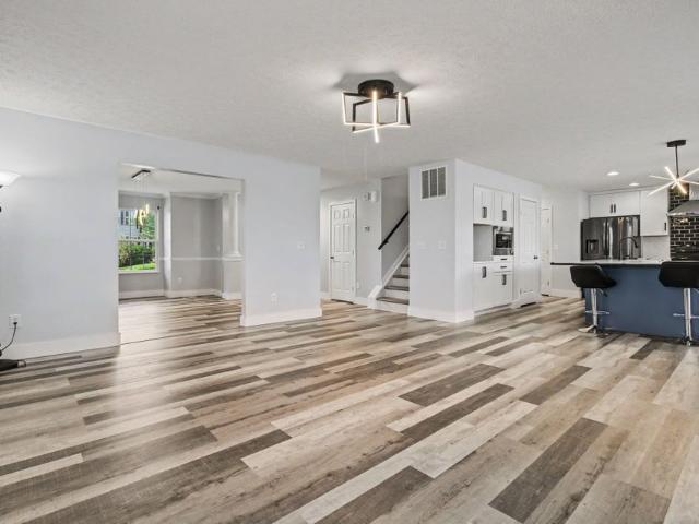 7680 Falls Creek Way