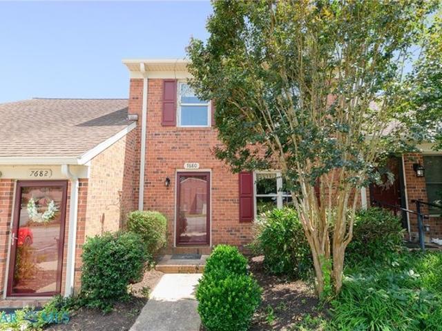 7680 The Points Pl Unit 302, Gloucester Point, VA 23062