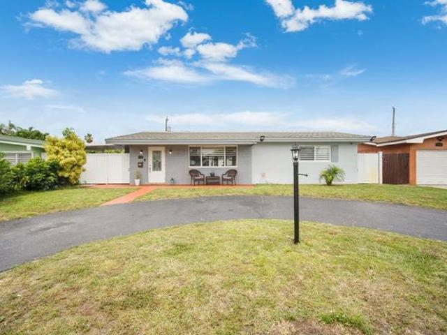 7681 NW 15th Ct, Pembroke Pines, FL 33024