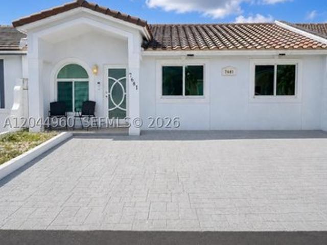 7681 NW 178th Ter, Hialeah, FL 33015