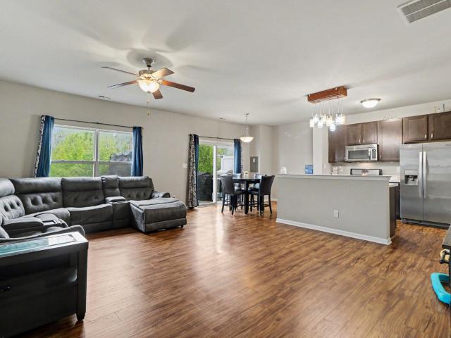 7682 E 111th Place