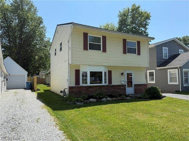 7682 Pinehurst Dr, Mentor On The Lake, OH 44060