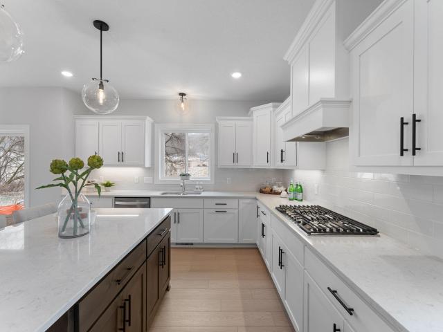 7682 22nd Ave S, Shakopee, MN 55379 | MLS #7034
