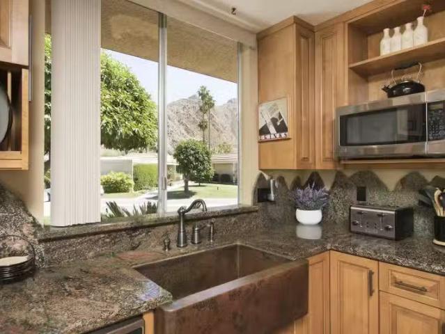 76830 LARK DR, INDIAN WELLS, CA 92210 Condo/Townhome For Sale.
