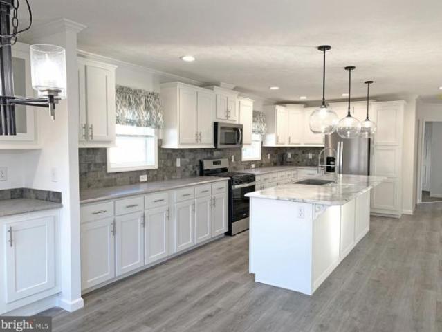 768 E Garden Rd, Vineland, NJ 08360