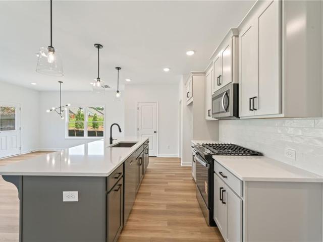 768 Kaufman Lane