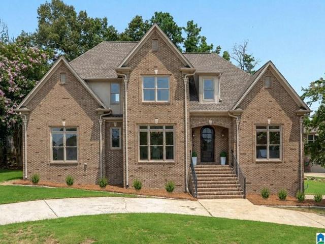 768 Lake Crest Dr, Hoover, AL 35226