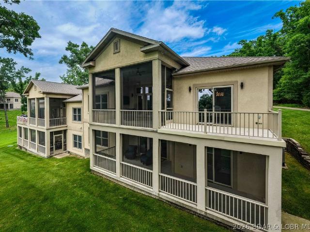 768 Resplander Way