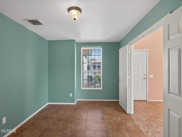 7695 W Summer Sky Dr, Tucson, AZ 85743