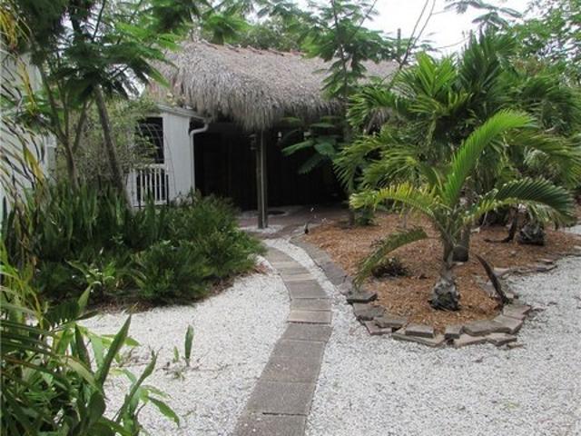 7697 Beach Daisy Ln, Bokeelia, FL 33922