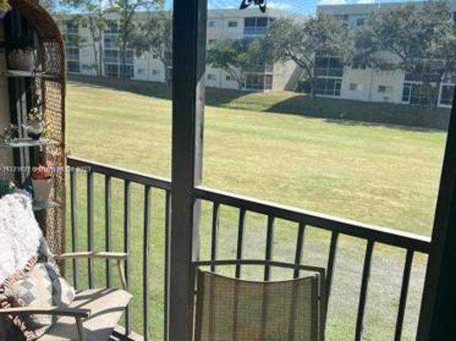 7698 Tahiti Ln #201, Lake Worth, FL 33467