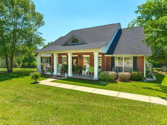 7698 4 Flags Rd, Laurel Hill, FL 32567