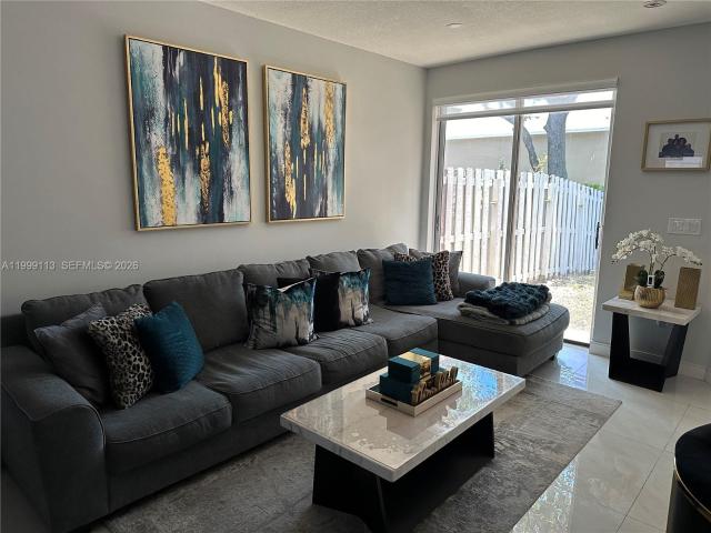 7690 S Southwood Cir, Davie, FL 33328 | MLS #A11999