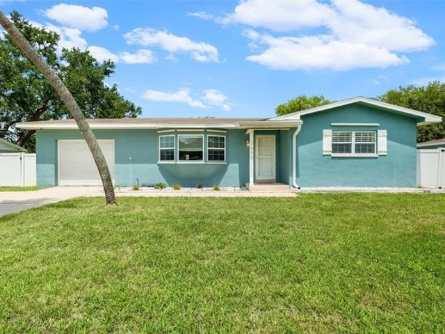 7690 91st St, Seminole, FL 33777