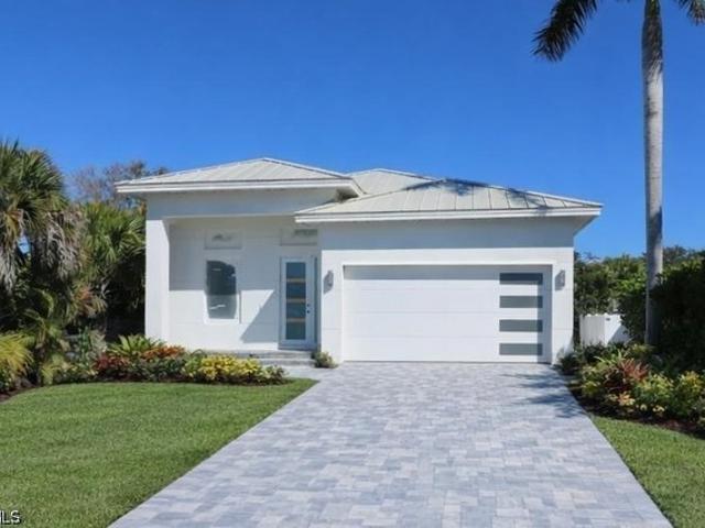 769 95th Ave N, Naples, FL 34108