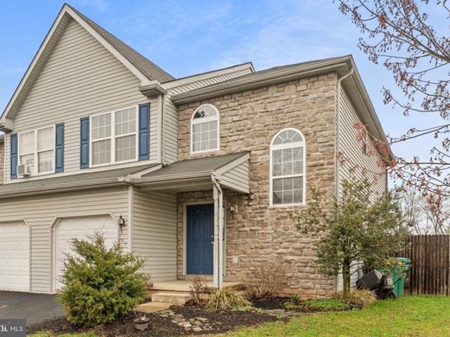 769 Hunter Dr, Pennsburg, PA 18073