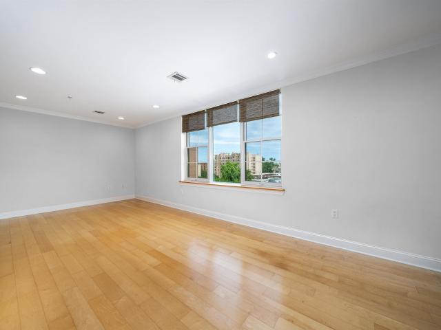 769 Montgomery St # 501