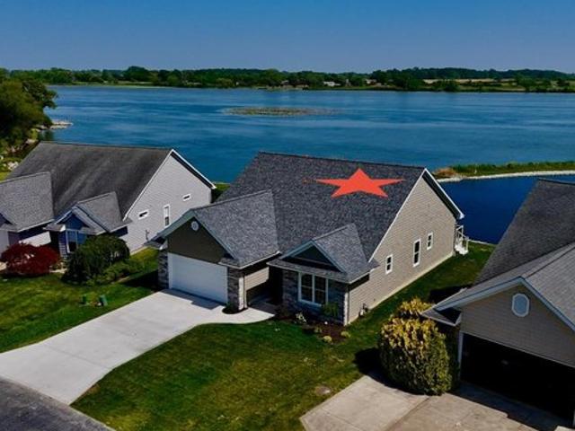 769 N Harbor Rd, Port Clinton, OH 43452