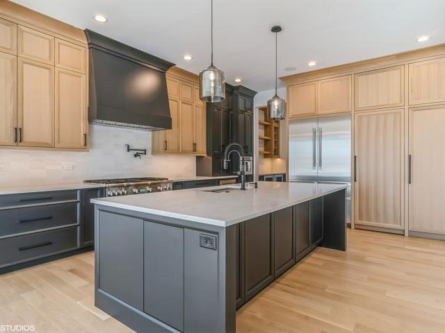 769 S Prospect Ave, Elmhurst, IL 60126 | MLS #12561