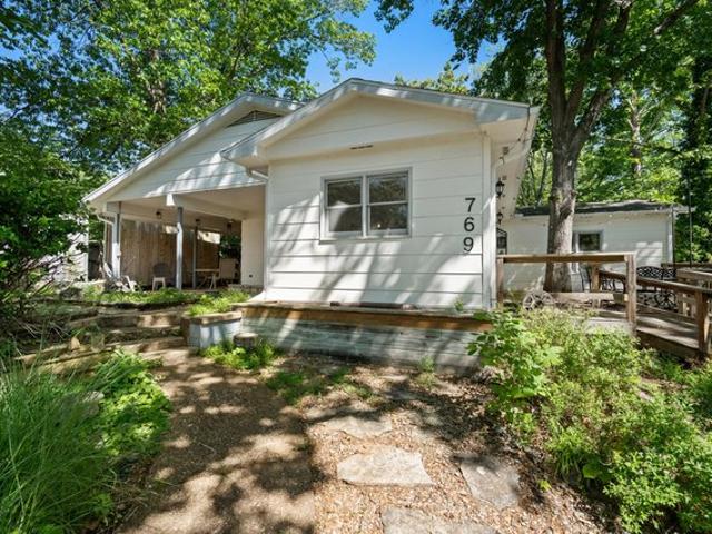 769 Paradise Cove Dr, Lampe, MO 65681
