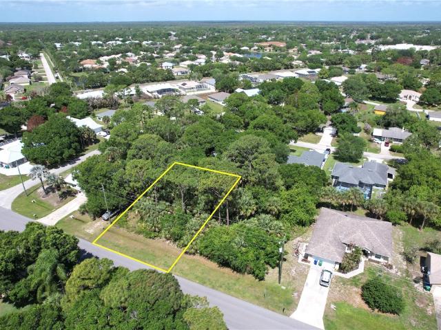 769 Tulip Dr, Sebastian, FL 32958 | MLS #296838 | Compass