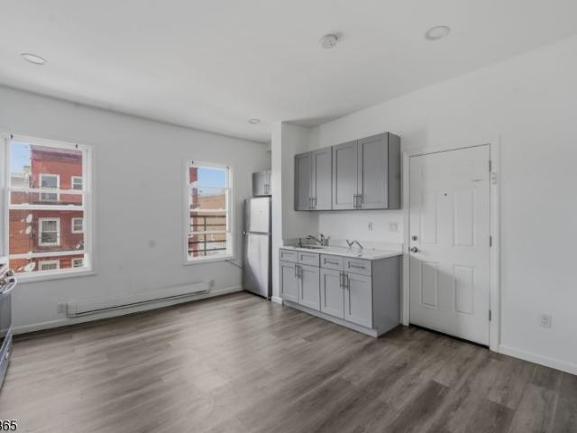 76 78 Market St # 5