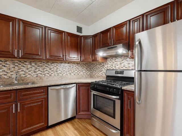 76 01 th Street 6D