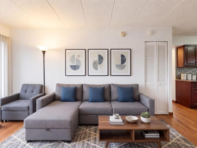 76 01 th Street 6D