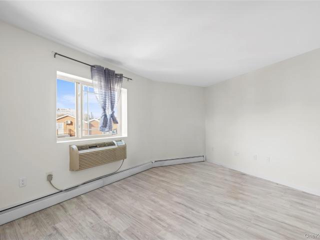 76 17 46th Avenue, Unit 4A
