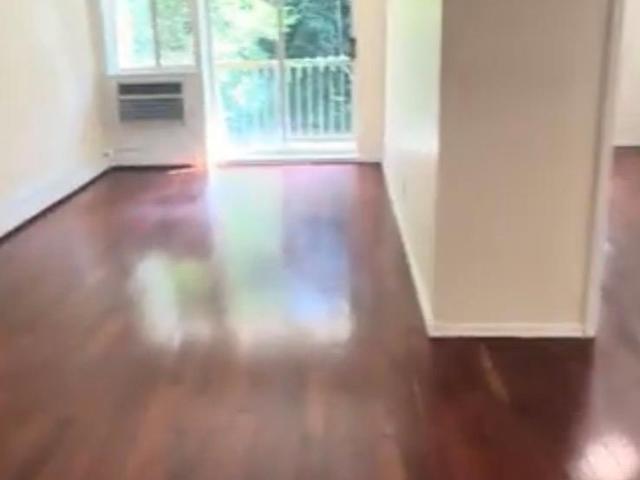 76 30 Grand Central Parkway