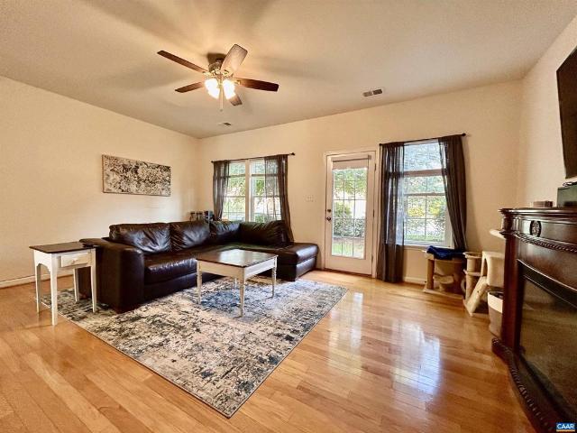 76 Villa Cir
