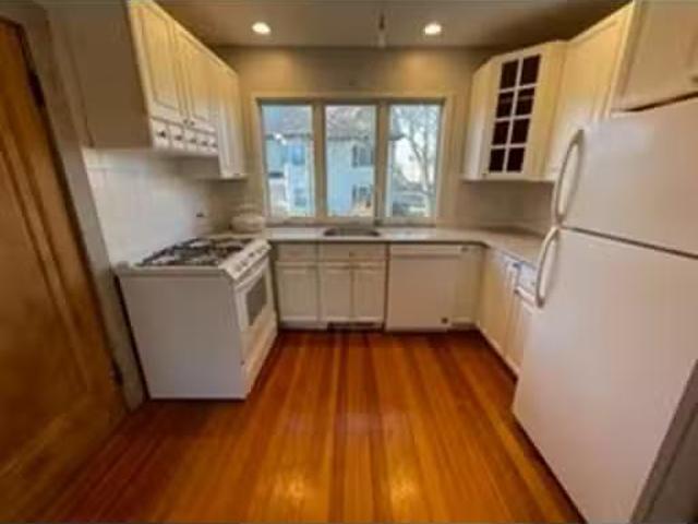 76 West St. #2, Quincy 76 West St #2