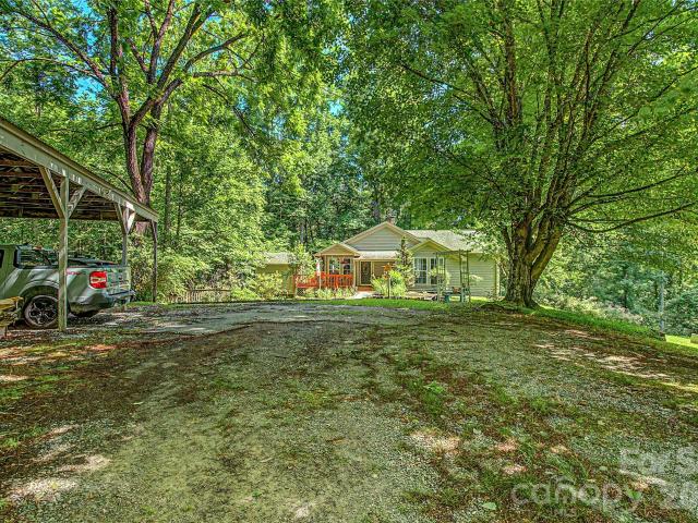 76 Winsome Trail