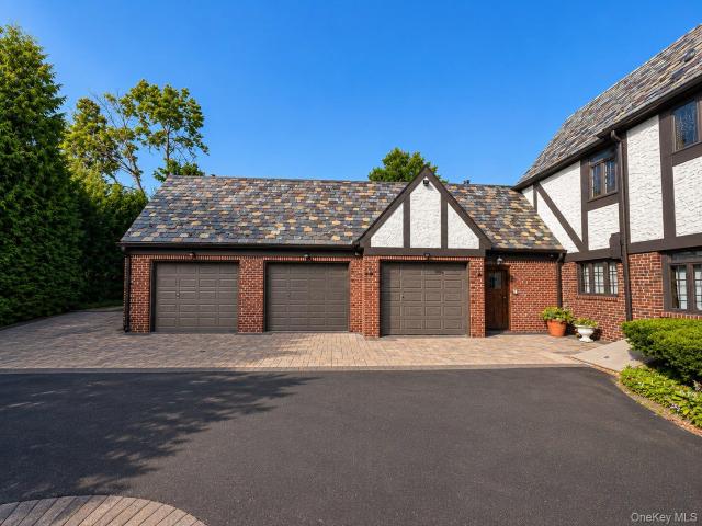 76 Wood Lane