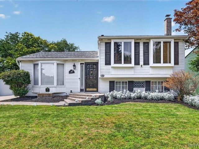 76 Woodgate Dr, Buffalo, NY 14227