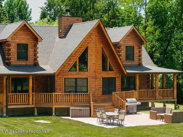 76 Woodlands Trl, Clinton Corners, NY 12514
