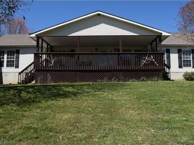 76 Angie Ln, Mills River, NC 28759