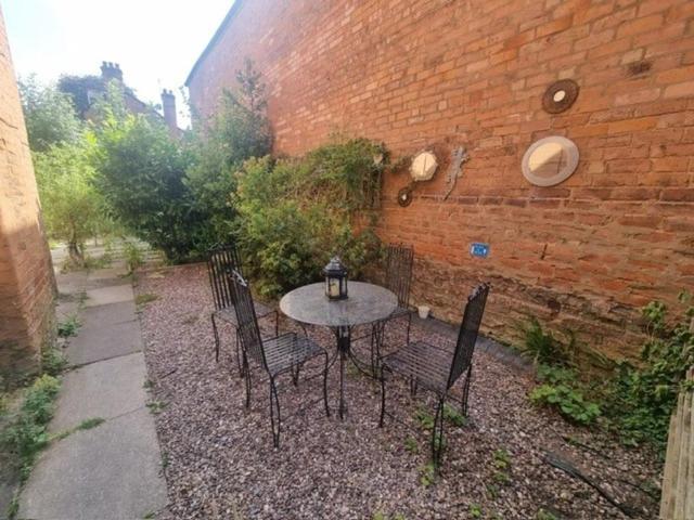 76 Blenheim Road, Moseley B13 1 bed flat to rent £1,013 pcm £234 pw
