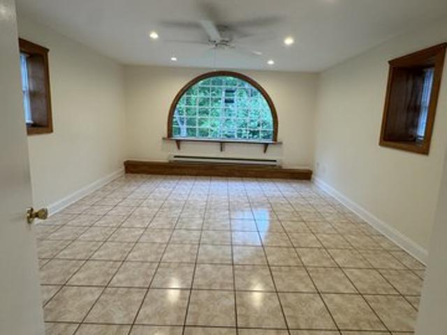 76 Broad St, DeWater Gap, PA 18360