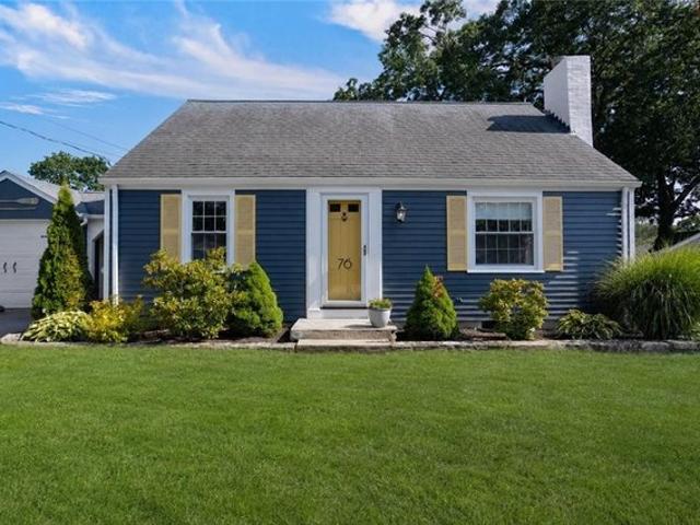 76 Brewster Dr, Warwick, RI 02889