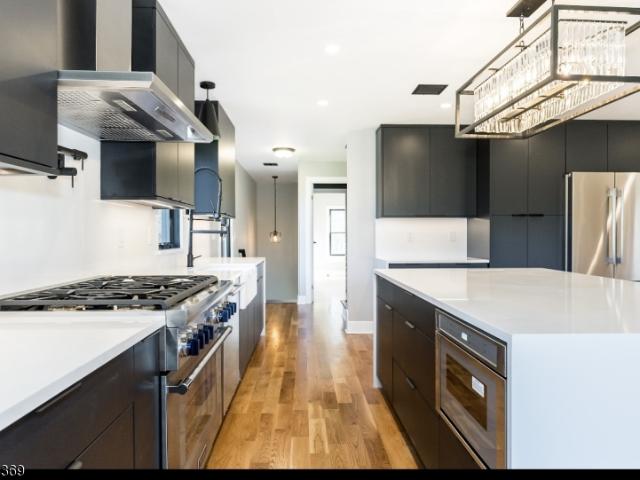 76 Burnet Rd