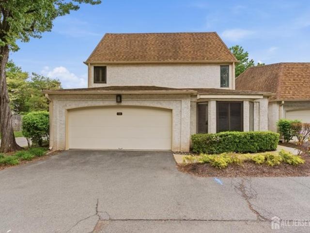 76 Carriage Pl, Edison, NJ 08820