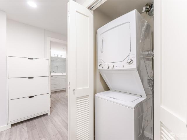 76 Cedar St, Unit 303, Seattle, WA 98121 | MLS #2509