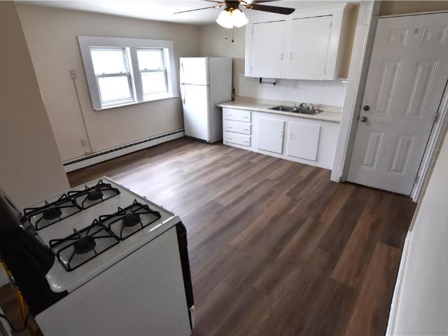 76 Cottage Street 2