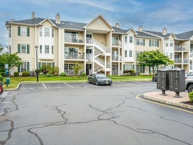 76 Clay St Unit 76, North Brunswick Township, NJ 08902