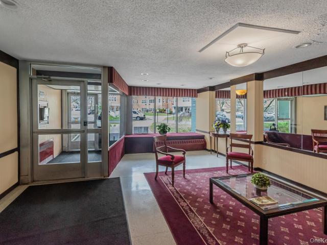 76 DeHaven Drive 6L