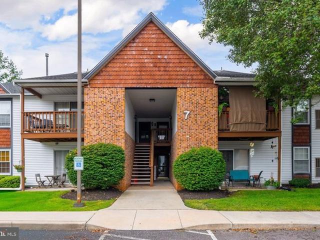 76 Dover Ct, Blackwood, NJ 08012