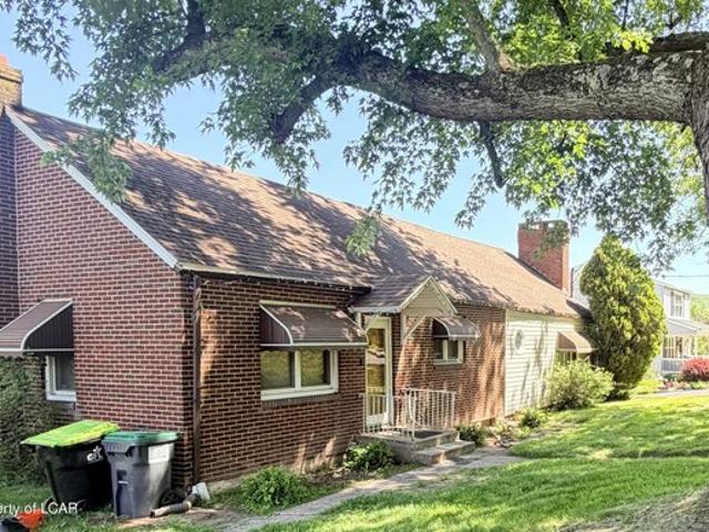 76 E Foothills Dr, Drums, PA 18222